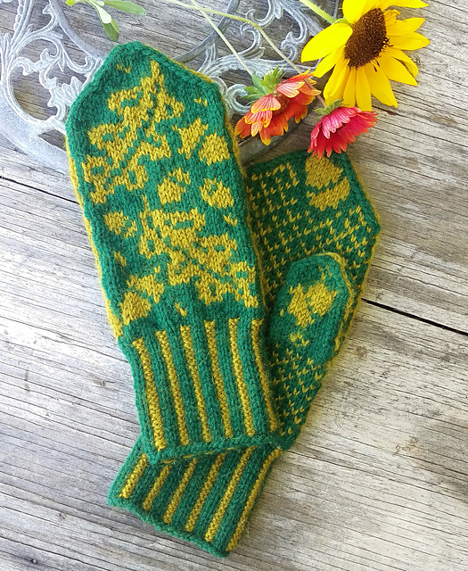 Ravelry: Golden Oak Mittens pattern by Karen Porter