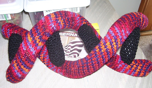 Ravelry: DNA Model pattern by Nadine Borovicka