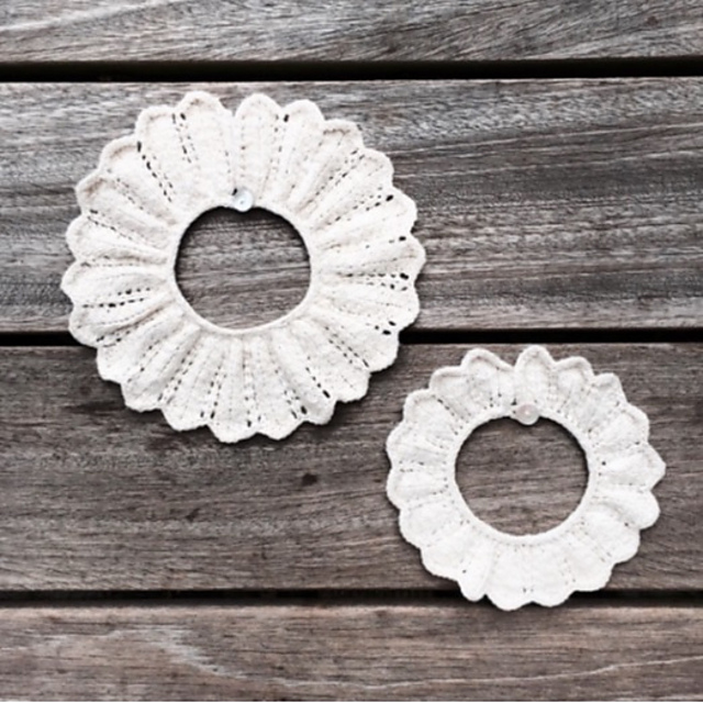 Ravelry: Star collars pattern by Pernille Larsen