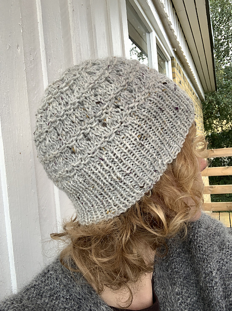 Ravelry: When by the lake hat pattern by Line Pedersen