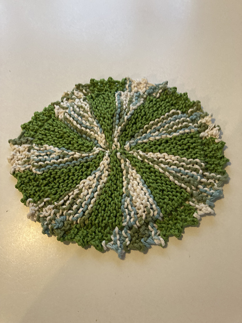 Ravelry: Picot Edge Round Washcloth pattern by Dixie Lee
