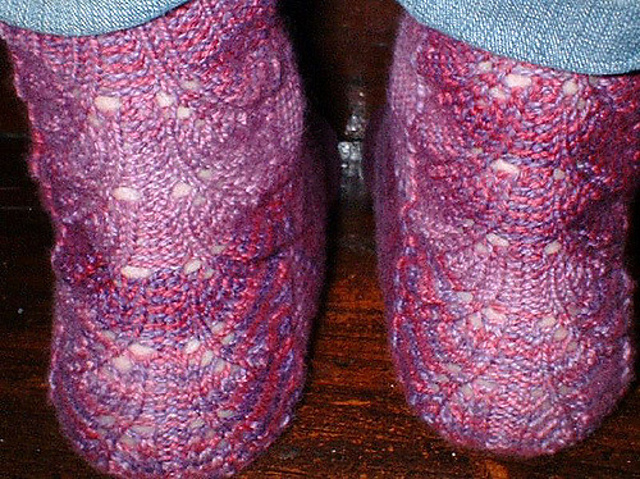 Ravelry: Fern Clog Socks pattern by Rachel Calado