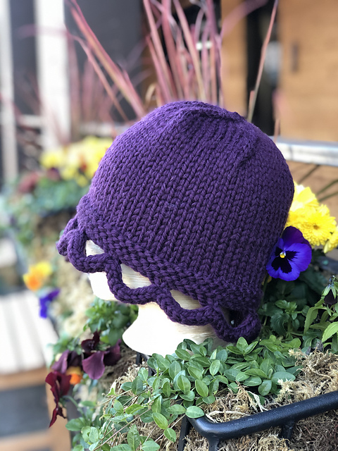 Ravelry: Scalloped Edge Hat pattern by Sarah Keller
