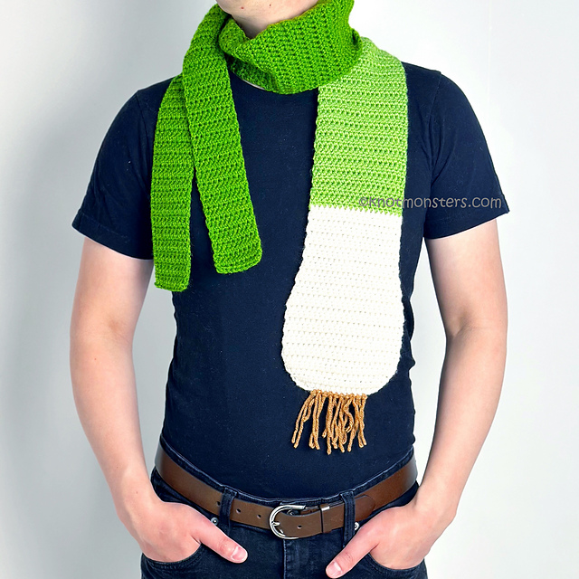 Ravelry: Green Onion Scallion Scarf pattern by Michael Hon