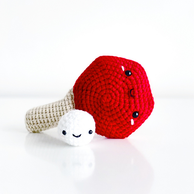 Ravelry: Ping Pong Paddle and Ball pattern by Michael Hon