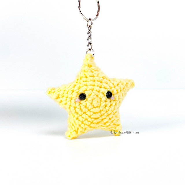 Ravelry: Mini Star Keychain pattern by Michael Hon