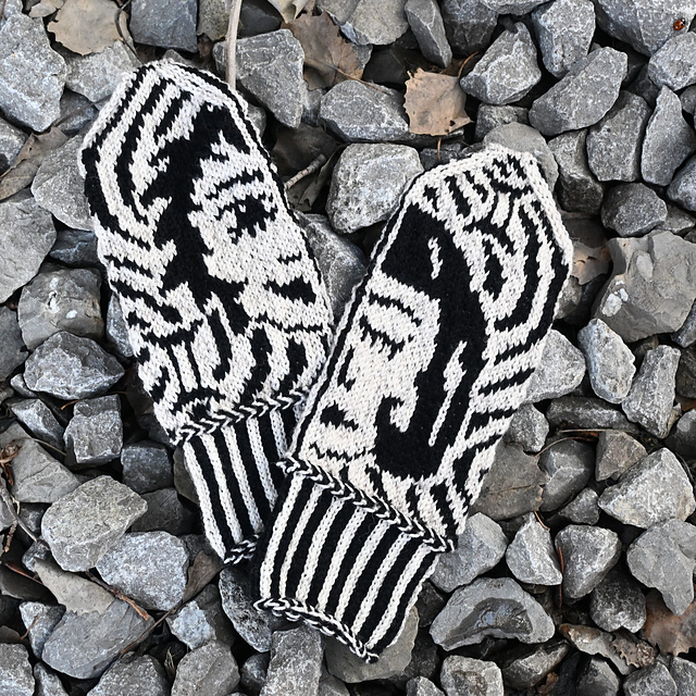 Ravelry: Gemini Mittens pattern by Sharon Oliveira