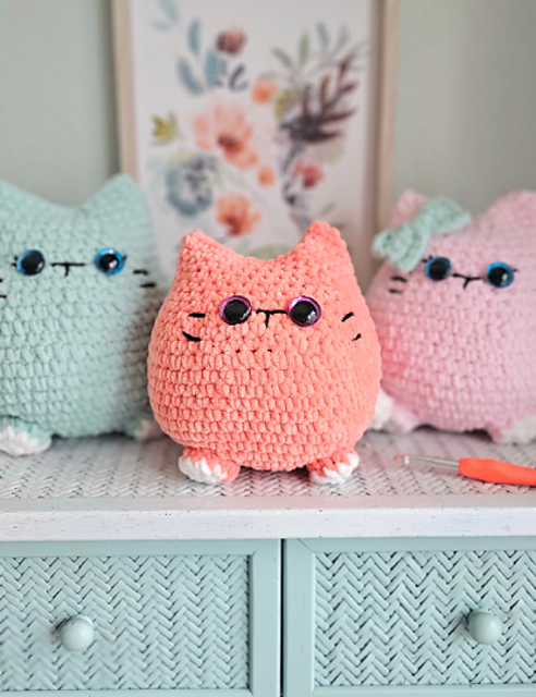 Ravelry: Big Fat Cat pattern by KnotsMerryYarn