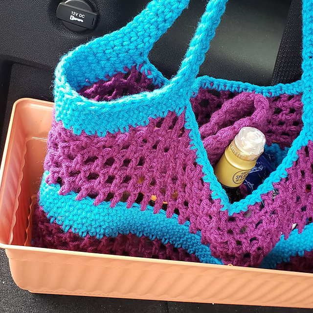 Ravelry: Laura's Tote pattern by Knotty Mama Llama