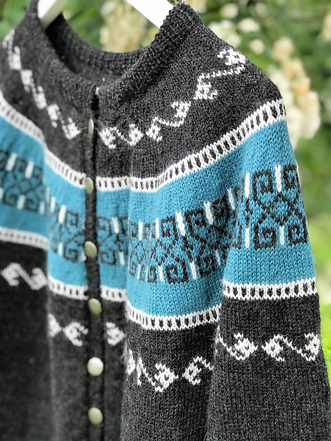 Ravelry: Tress kofte redesign pattern by Hilde Morseth
