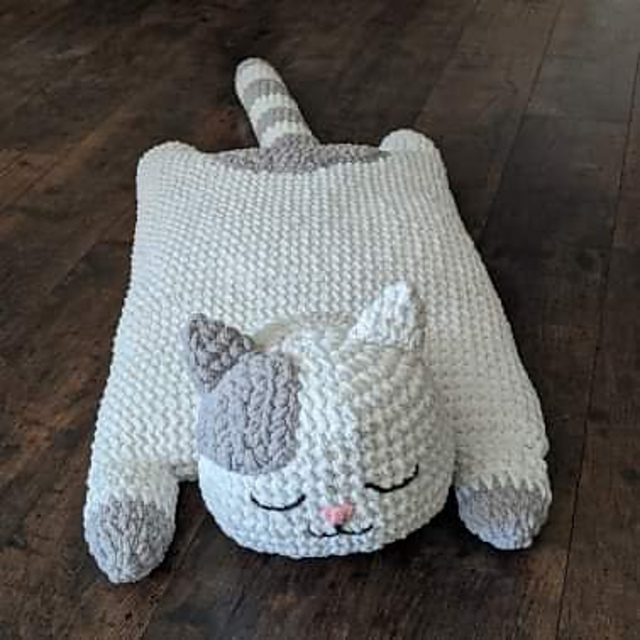 Ravelry: Sleepy Time Kitty Pillow pattern by Kristen Patton