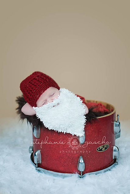Ravelry: Santa Beard and Beanie pattern by Kristi Simpson