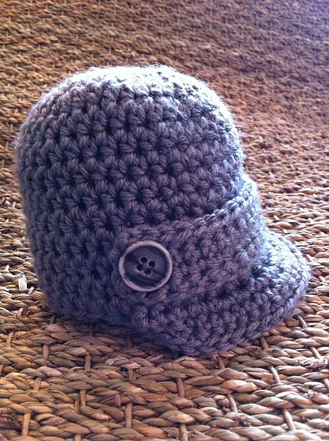 Ravelry: Newborn News Boy Cap pattern by Kristin Canganelli