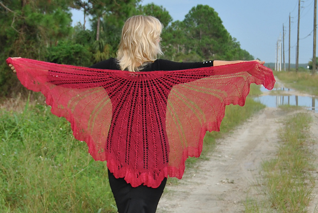 Ravelry: Razor Shell Shawl pattern by Kristin Omdahl