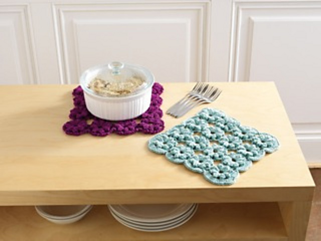 Ravelry: Flower Trivets pattern by Kristin Omdahl