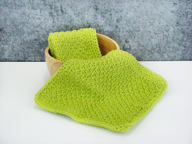 Ravelry: Honeycomb Spa Cloth pattern by Kristina Smiley