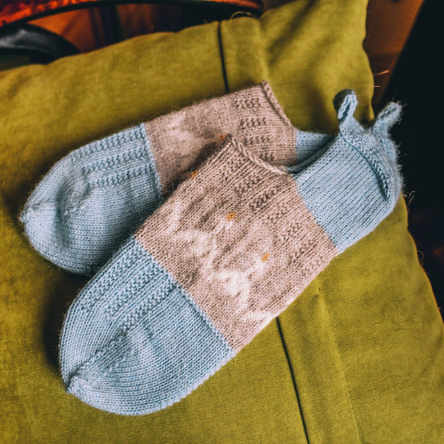 Ravelry: Goose Slippers pattern by Knitting Hour