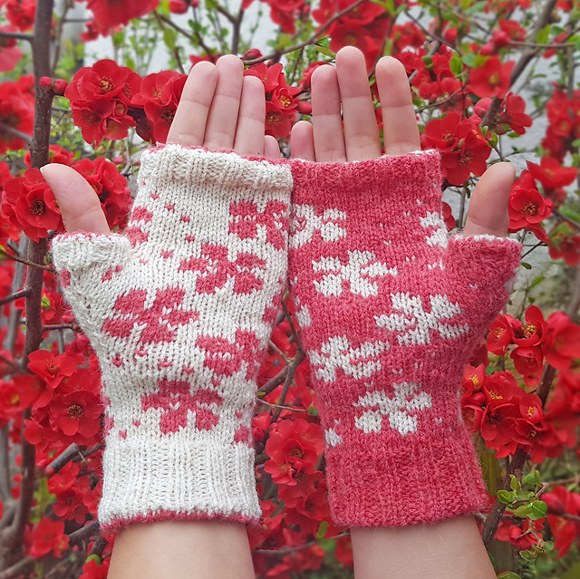 Ravelry: Sakura Season mittens pattern by Kuki Knits