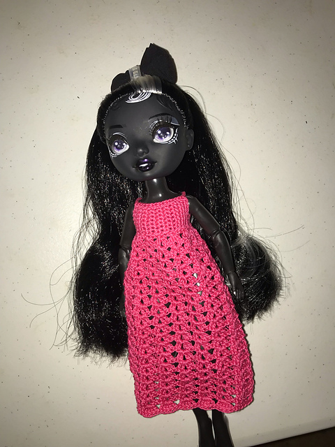 Ravelry: Shadow/Rainbow High doll dress pattern by Kyuu Shi