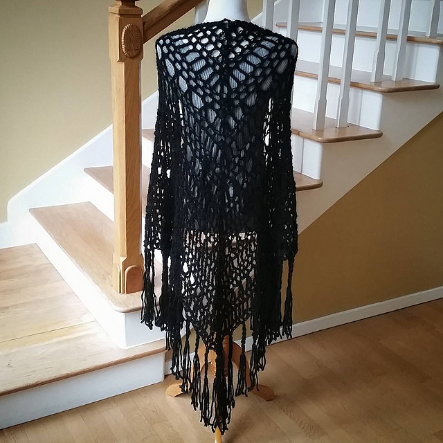 Ravelry: LBK63's Chunky Triangle Shawl in Black