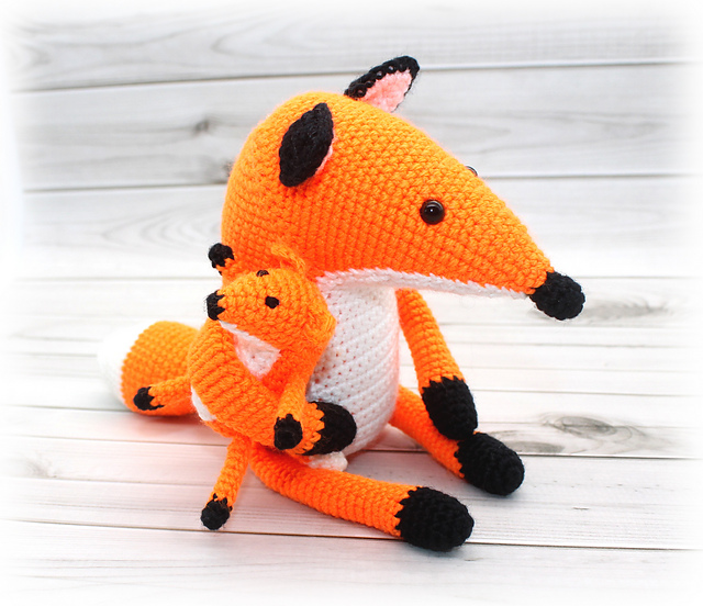 Ravelry: Mummy and Baby Foxes pattern by Kristine Kuluka