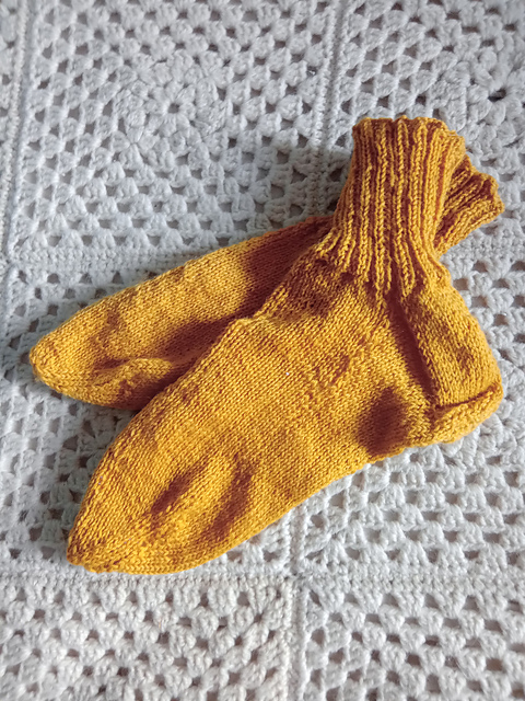 Ravelry: calze campione pattern by moretti antonella