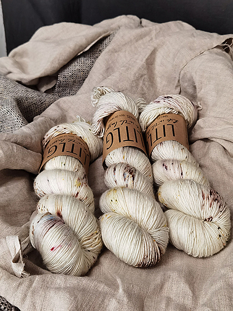 Ravelry: Life in the Long Grass Linen Merino Singles