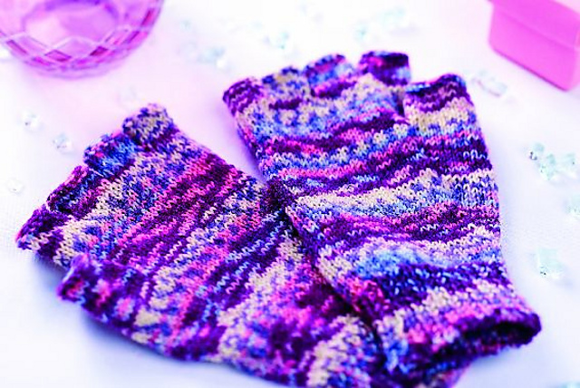 Ravelry: Petunia pattern by Lucinda Ganderton