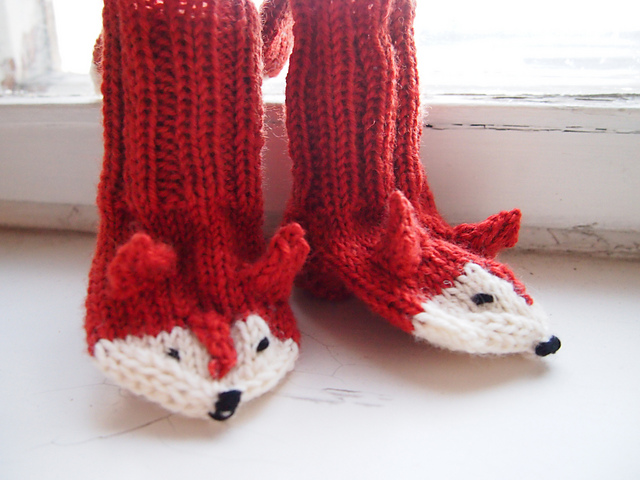 Ravelry: Fox socks pattern by Laura Poikolainen