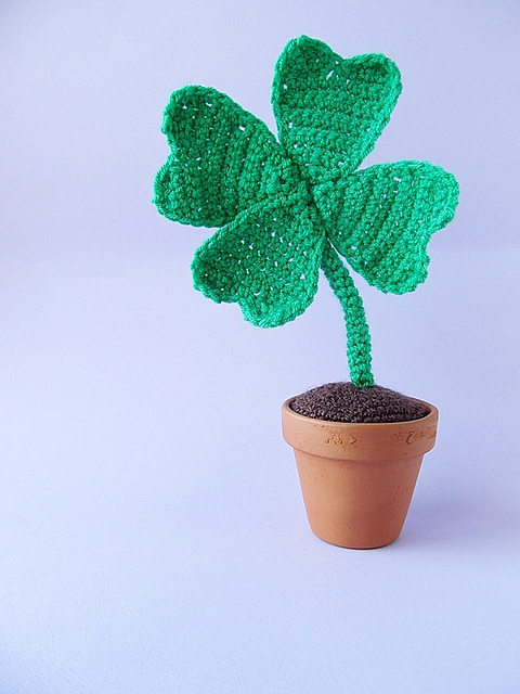 Ravelry: St. Patrick's Day Crochet Clover pattern by Tanya Eberhardt