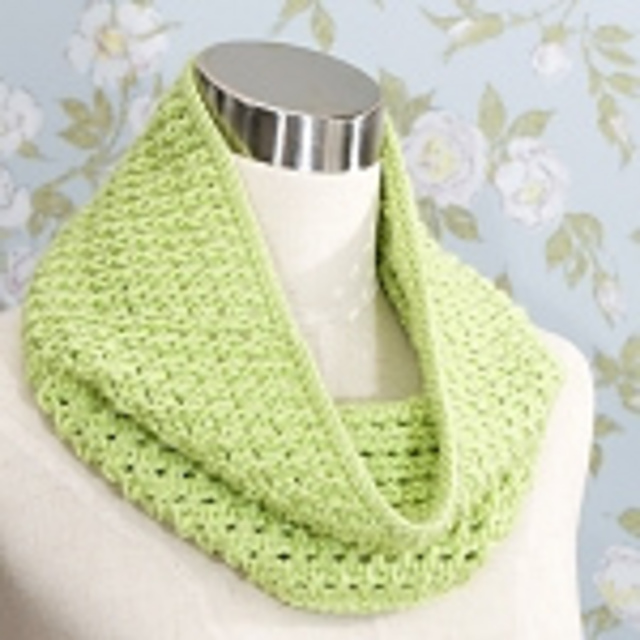 Ravelry: Koukuttu kauluri pattern by Kauhavan Kangas-Aitta Oy, Maila Reini