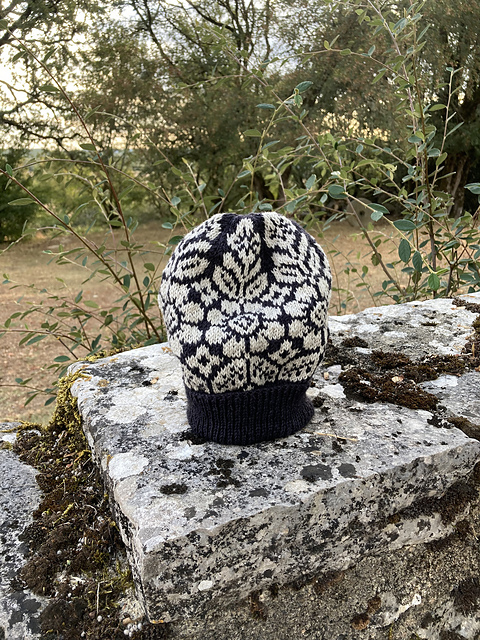 Ravelry: Laceheli's Alpine Bloom Hat