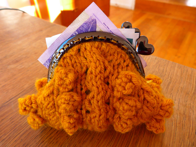 Ravelry: Bubble Purse pattern by Kristin Blom
