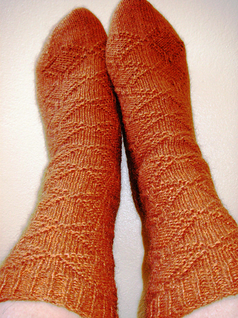 Ravelry: Socks Rhombus pattern by Claudia Finlay