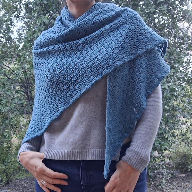 Ravelry: Eden Shawl pattern by Lanudo Design