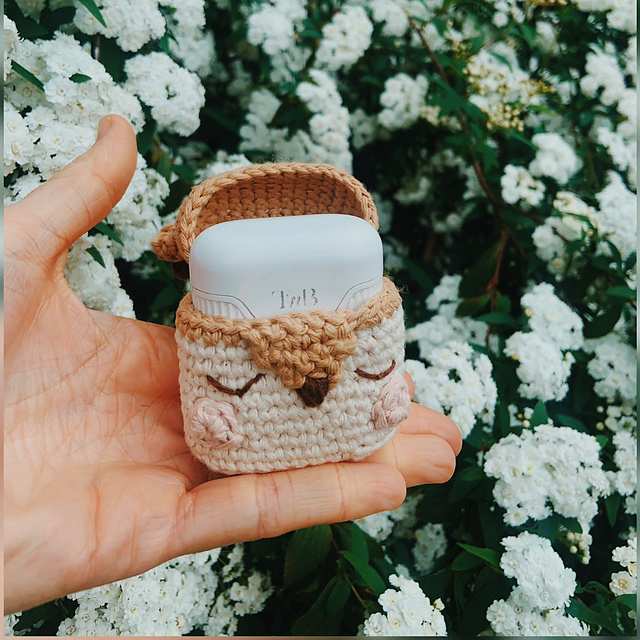 Ravelry: Earbuds Case pattern by Maria Williams Scotti