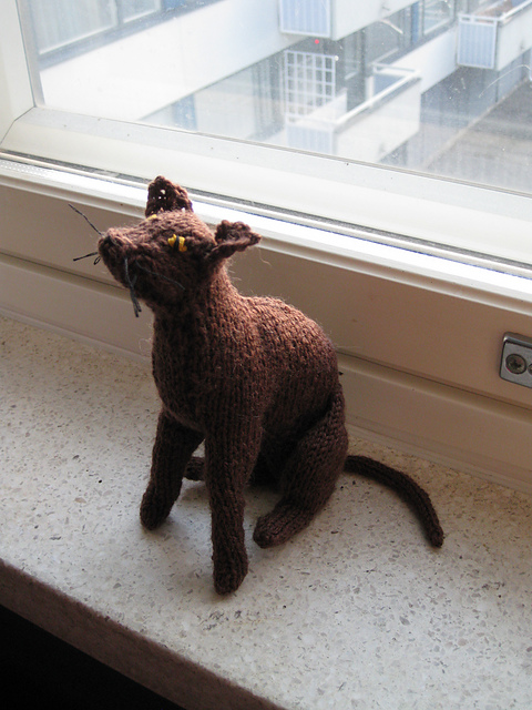 Ravelry: Burmese Cat Sitting pattern by Sally Muir and Joanna Osborne