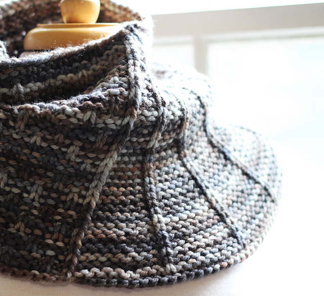 Ravelry: Castle Stone pattern by Laura Aylor
