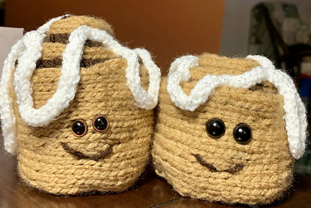 Ravelry: Knit Cinnamon Rolls pattern by Laura Lawrence-Mobbs