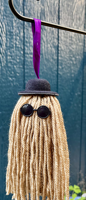 Ravelry: Cousin What pattern by Laura Lawrence-Mobbs