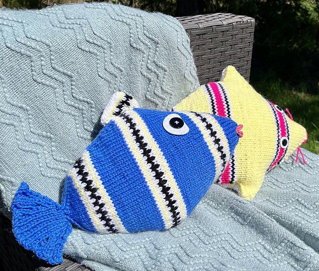 Ravelry: Tropical Fish Pillow pattern by Laura Lawrence-Mobbs