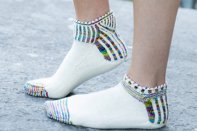 Ravelry: Bottoms Up pattern by Laura Nelkin