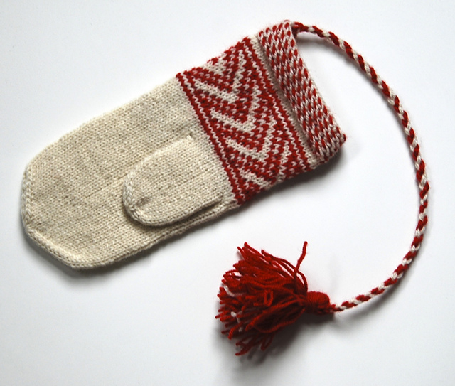 Ravelry: Boat's Bow: Skolt Sami Mittens pattern by Laura Ricketts