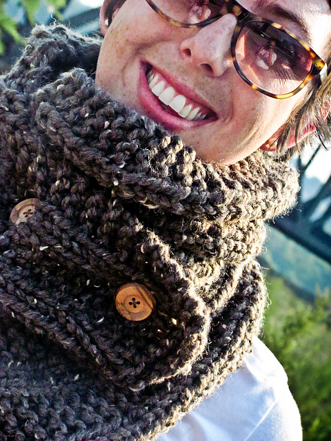 Ravelry: Old English Cowl pattern by Laura Sparks