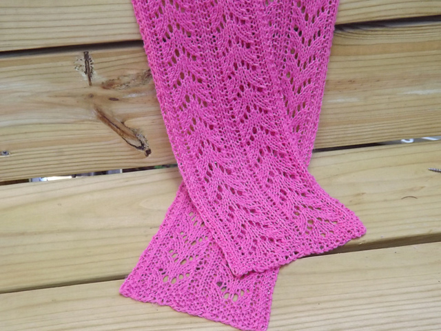 Ravelry: Pink Lace Scarf pattern by Lauras Knits