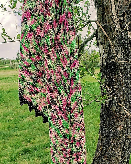 Ravelry: Super Simple Triangle Shawl pattern by Lauren Byers