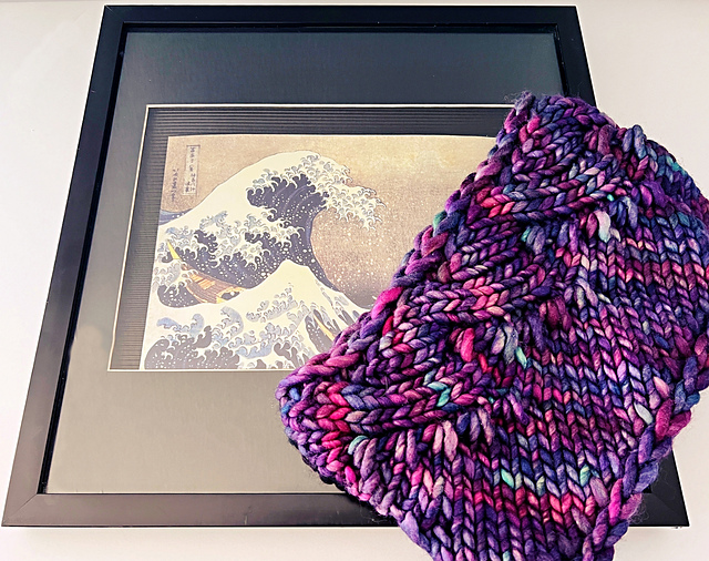 Ravelry: Kanagawa Cowl pattern by Lavish Craft