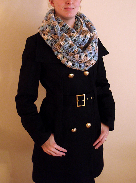 Ravelry: Holy Cannoli Cowl pattern by Leah Addis