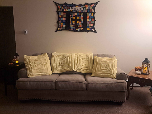 Ravelry: Flowers and Frames Pillow Sham pattern by Lea Pin Llamas