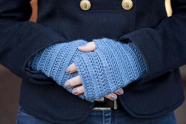 Ravelry: Simply Classic Mitts pattern by Lindsey Stephens